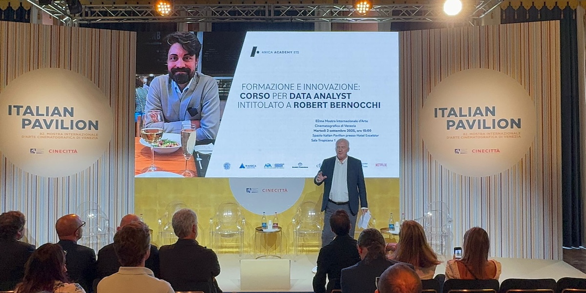 Presentato al Festival di Venezia il corso per Data Analyst intitolato ...